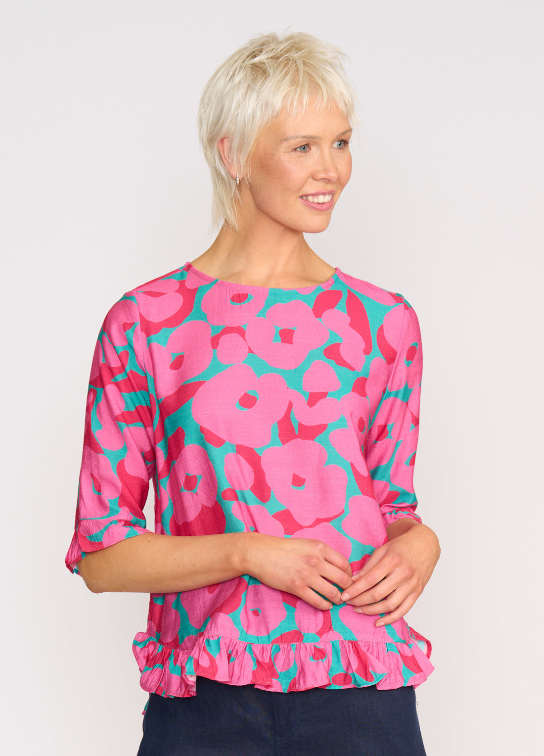 Scoop Hem Top – Apt Collections