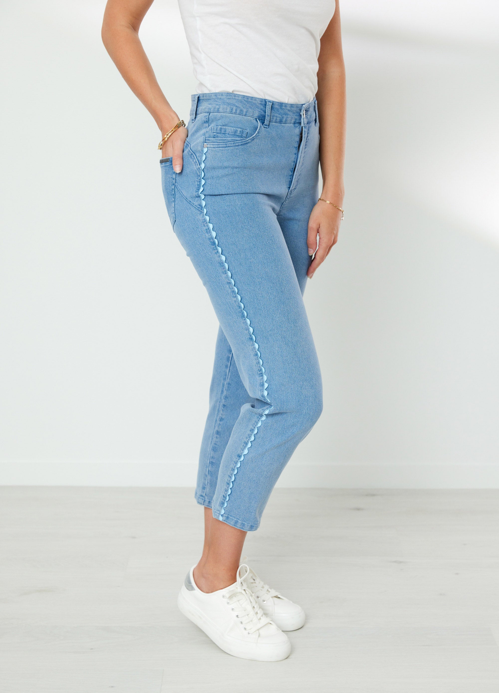 Rover Jean – Apt Collections