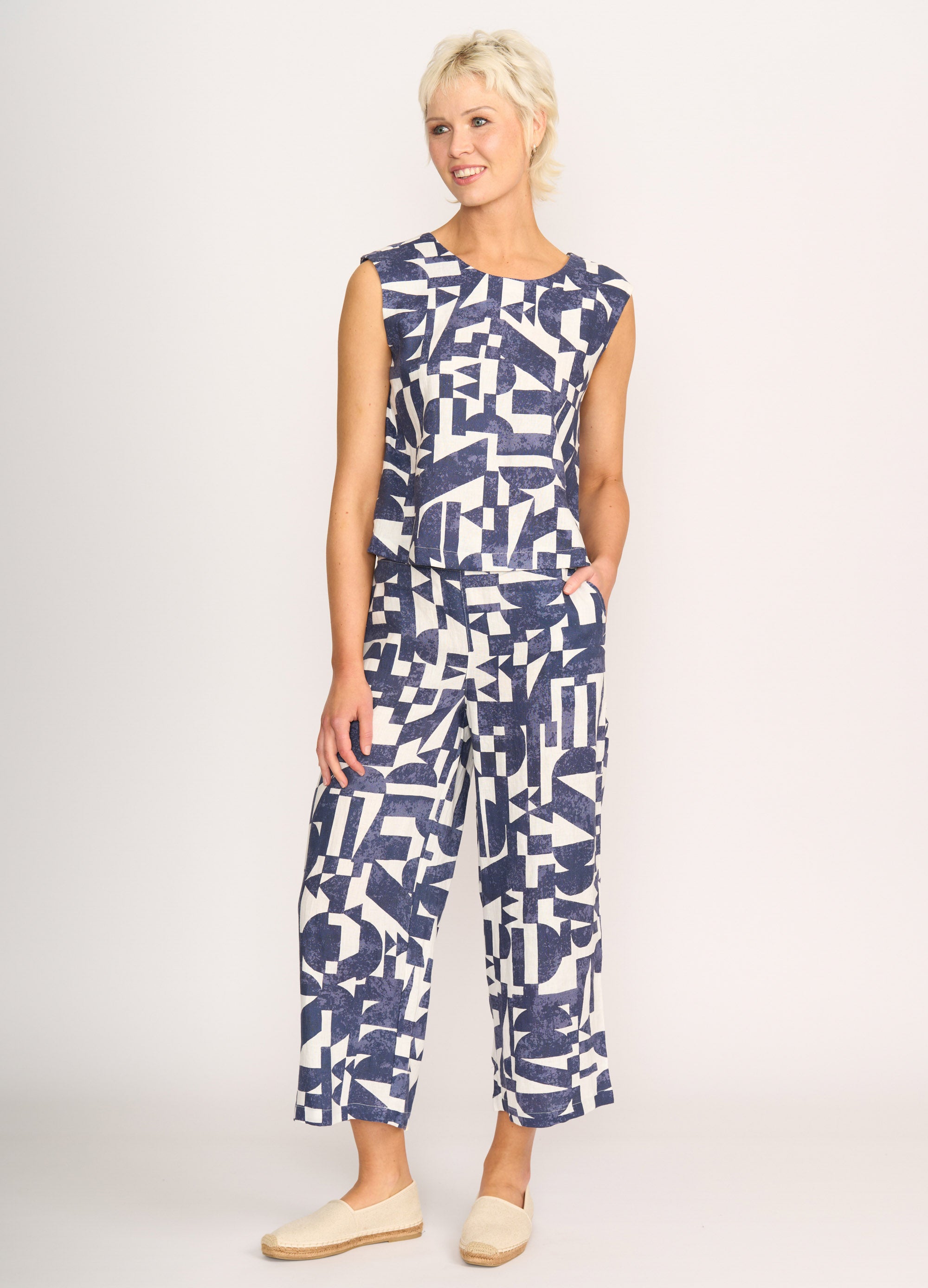 Wide Leg, Cropped Trousers – Apt Collections